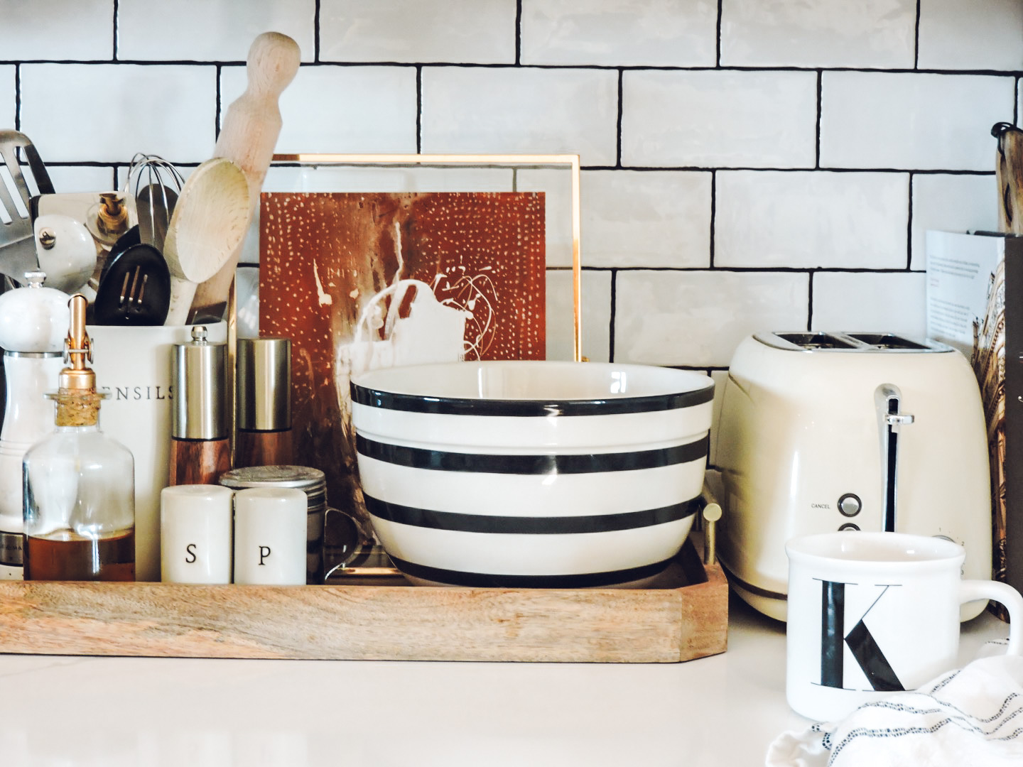 Decorating Kitchen Countertops with Everyday Items - Berry Berry Quite ...