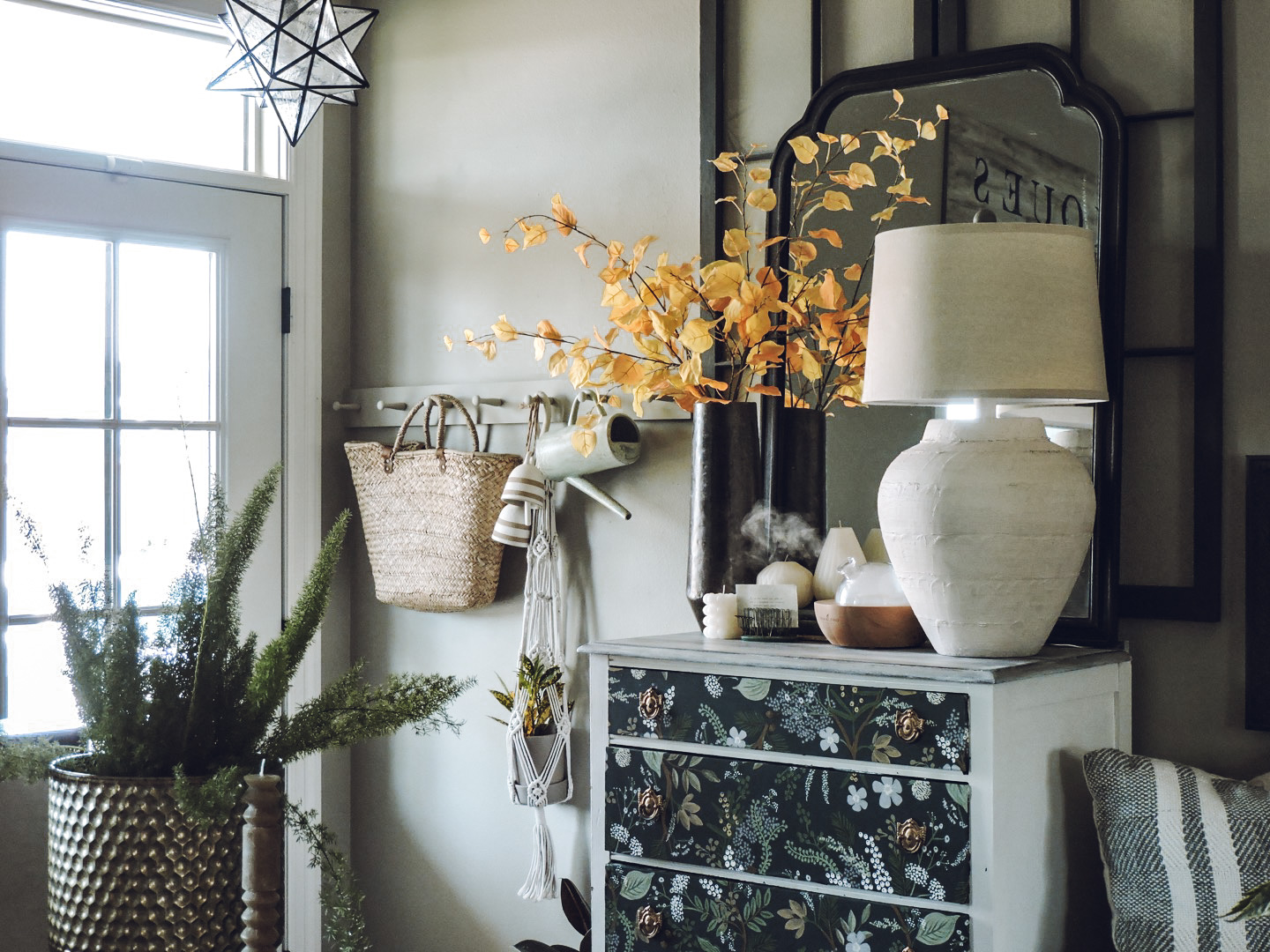 Small Entryway Peg Rail & New Moravian Star Light - Berry Berry Quite ...