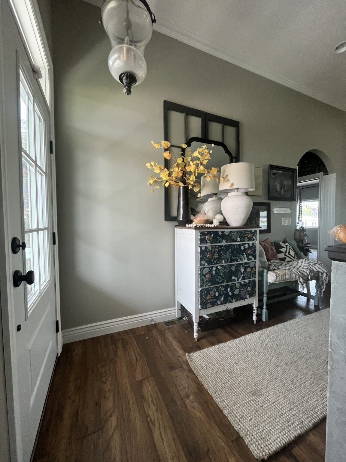 Small Entryway Peg Rail & New Moravian Star Light - Berry Berry Quite ...