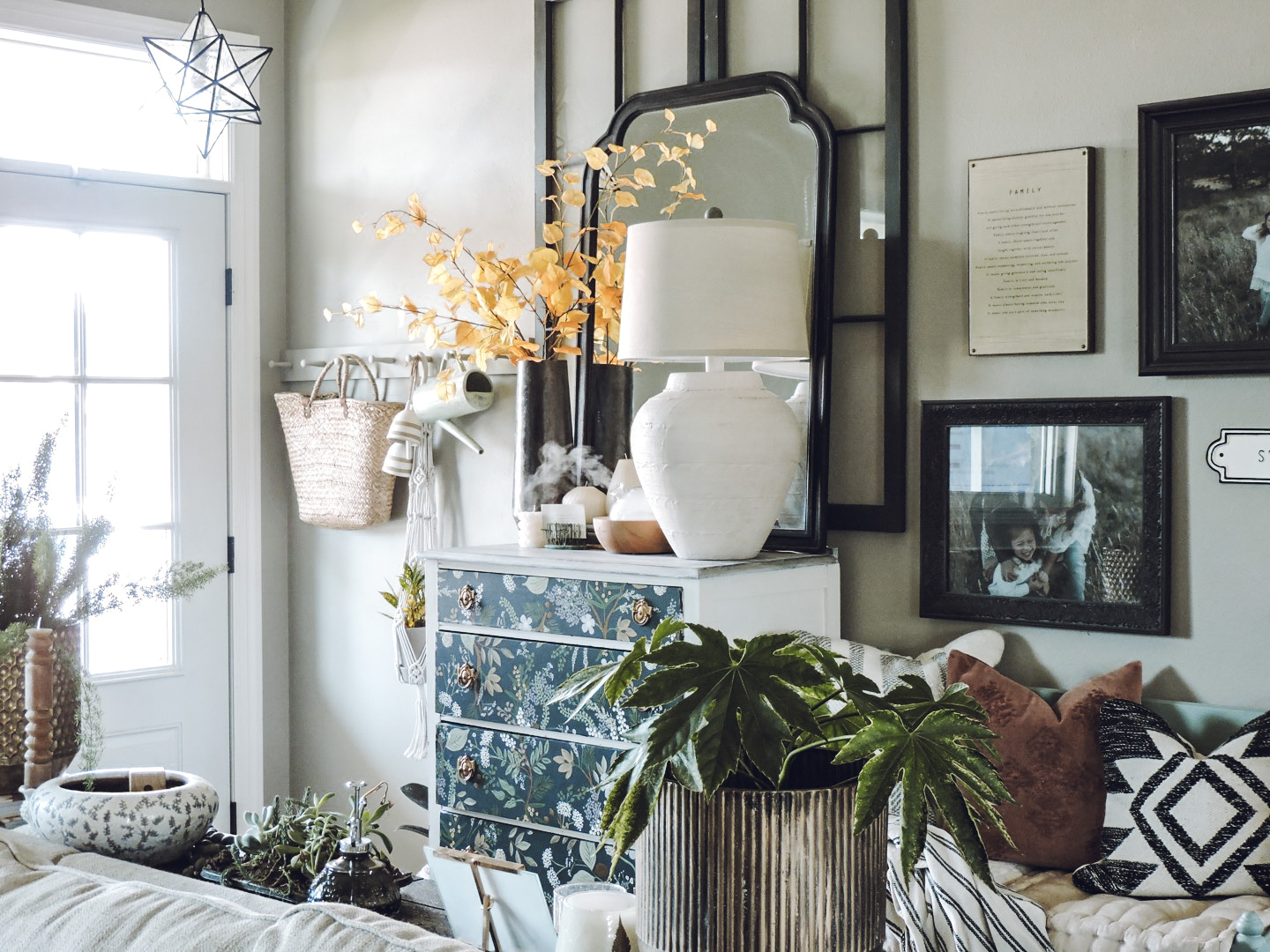 Small Entryway Peg Rail & New Moravian Star Light - Berry Berry Quite ...