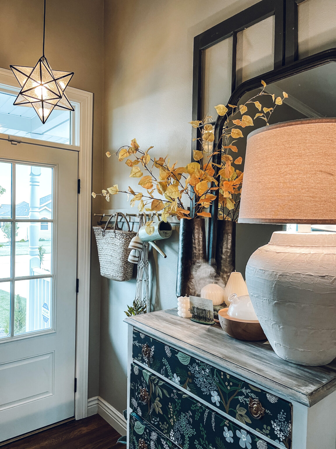 Small Entryway Peg Rail & New Moravian Star Light - Berry Berry Quite ...