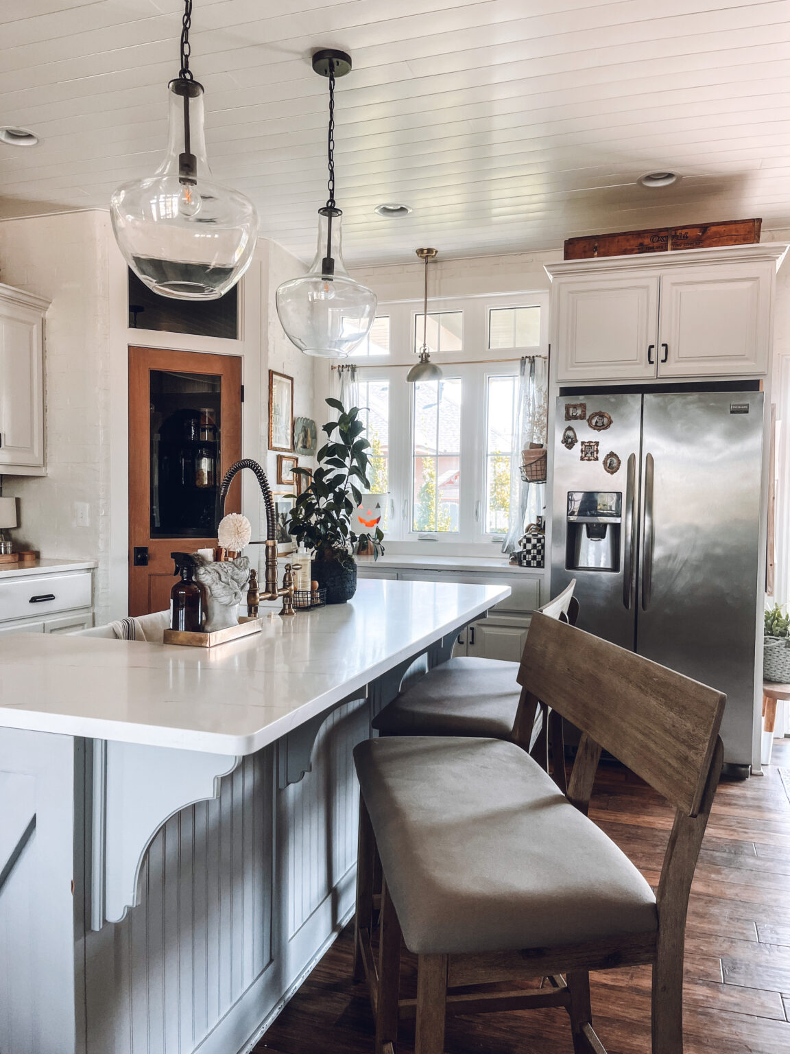 Bench Seating at Kitchen Island - Berry Berry Quite Contrary